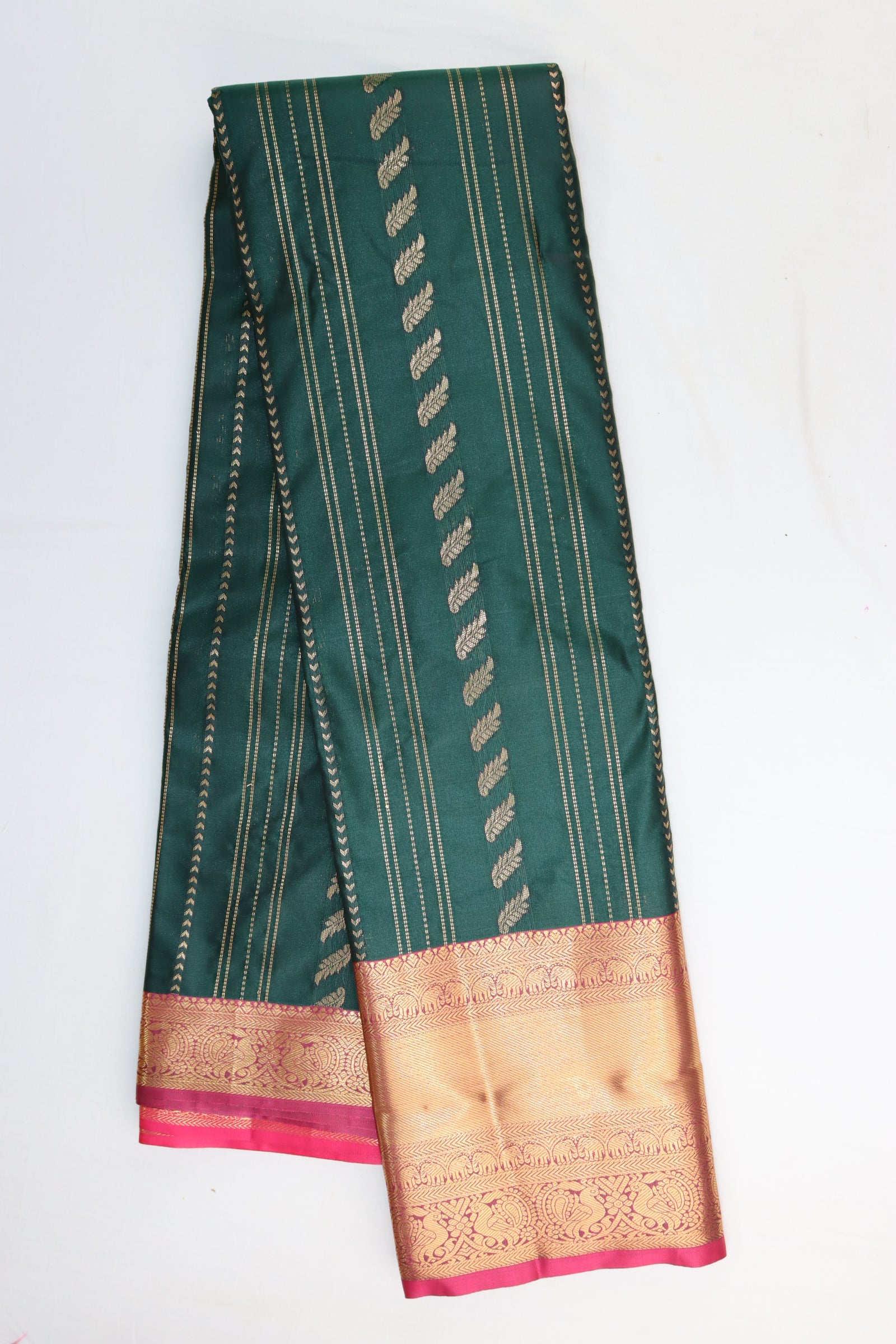 Divine Dark Green Kanjipuram Saree – Pattu Vastra